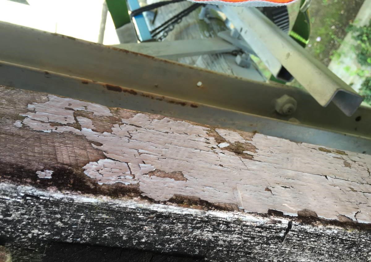 Asbestos paint on electrical infrastructure - Asbestos Product Guide