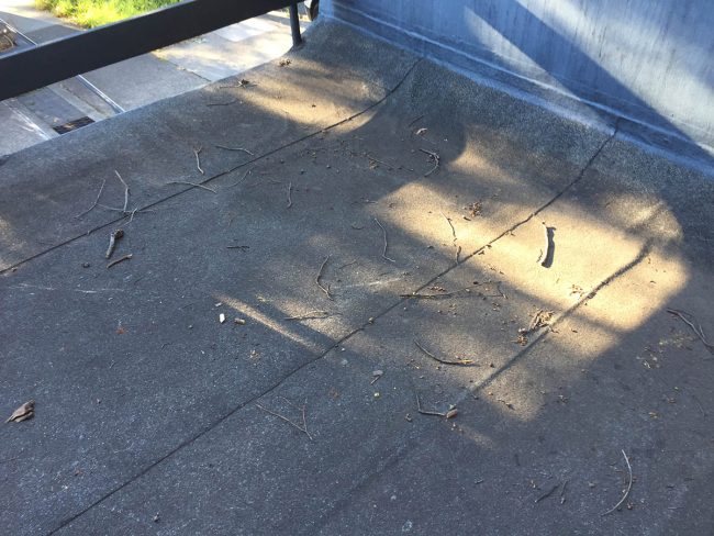 Bituminous membrane sarking (asbestos roofing felt) - Asbestos Product Guide