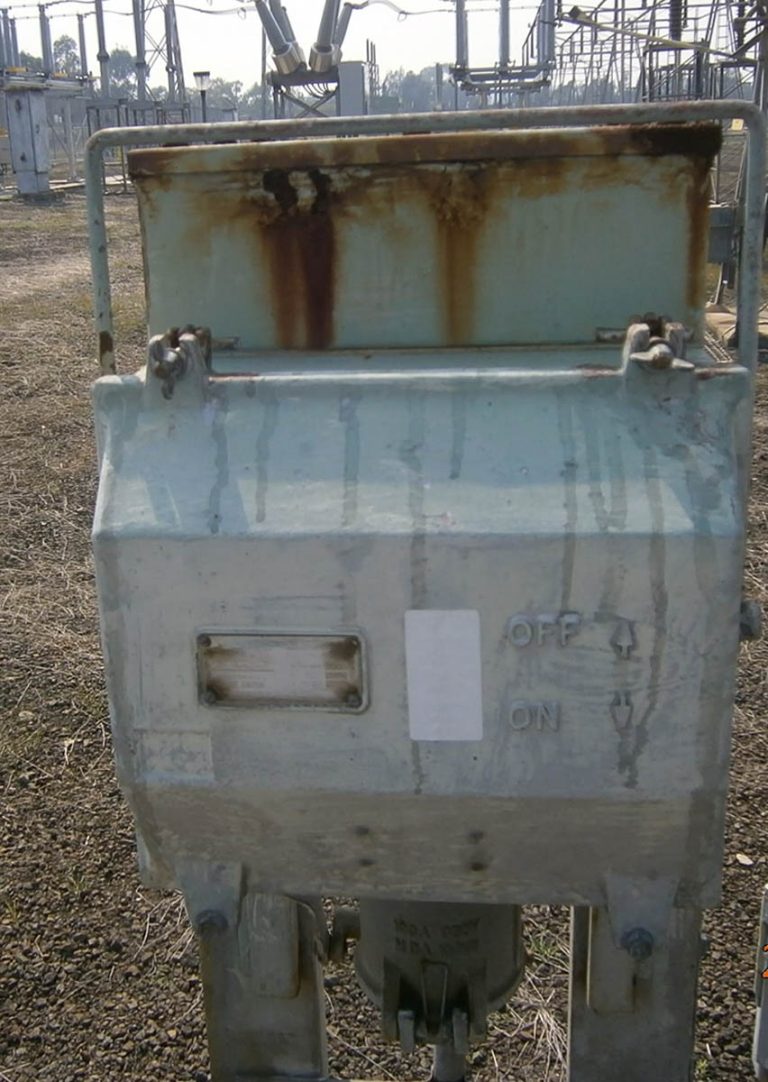 Woven asbestos seals in fuse switch boxes - Asbestos Product Guide