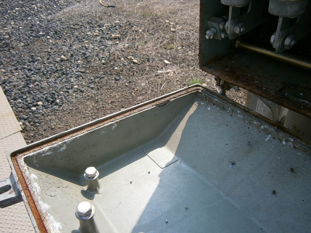 Woven asbestos seals in fuse switch boxes - Asbestos Product Guide