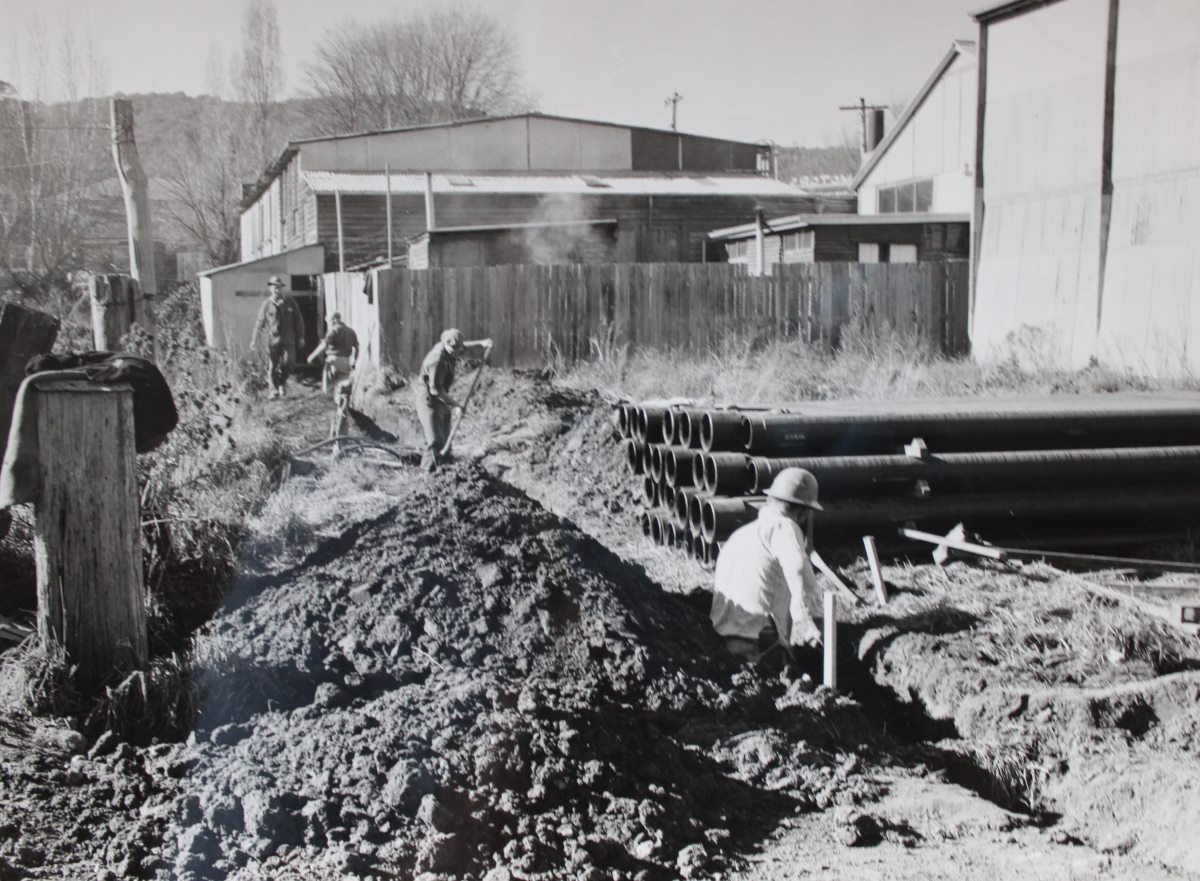 Asbestos cement sewer pipes and couplings - Asbestos Product Guide