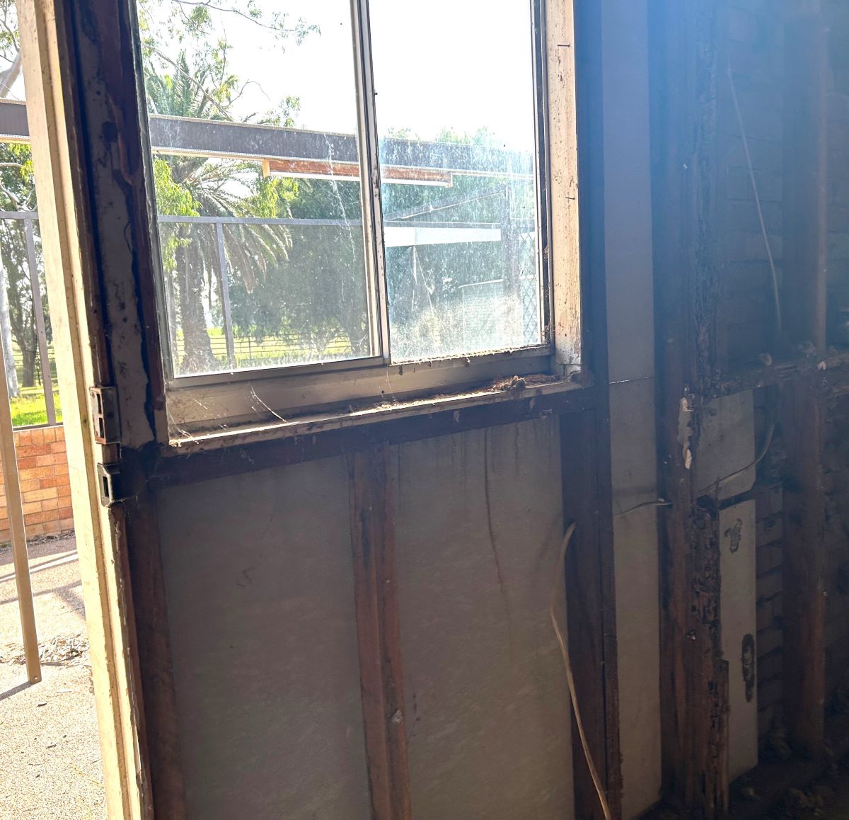 Imitation stone on asbestos cement sheeting - Asbestos Product Guide